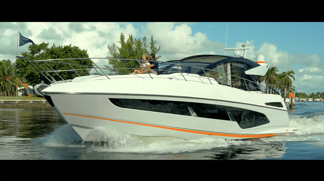 Sunseeker Predator 60 Evo - SUPERYACHT TV