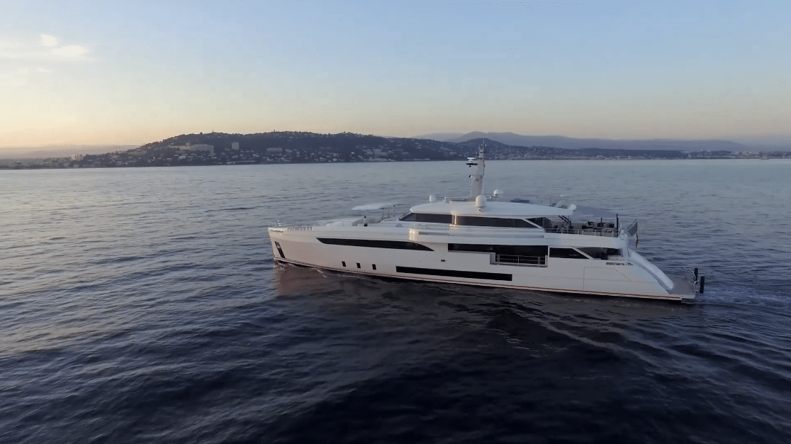 Wider 150 Seven unique features - SUPERYACHT TV