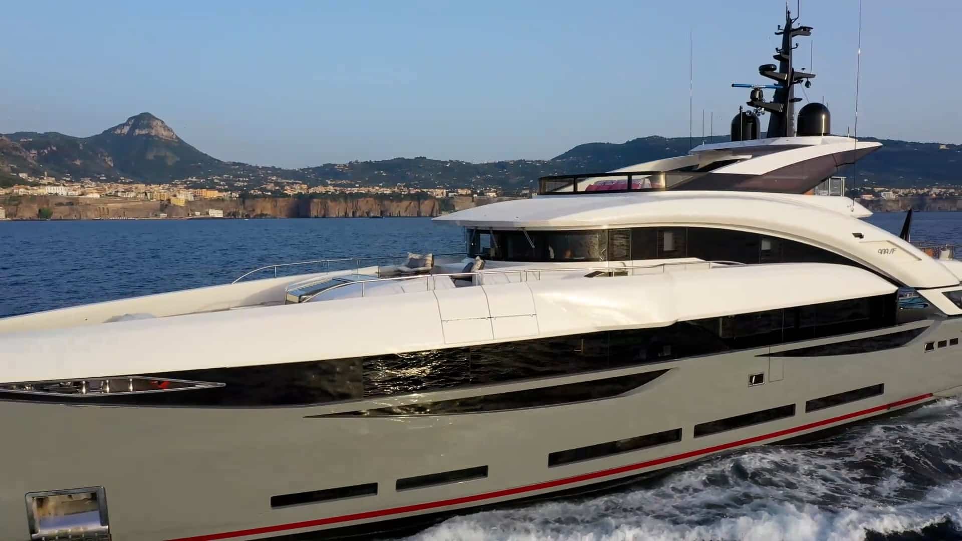ISA GT 45m M/Y Aria SF - SUPERYACHT TV